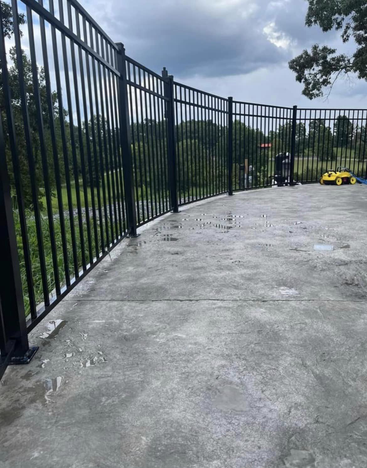 Central Florida's Trusted Fence Company | Palm Tree Fence and Outdoors